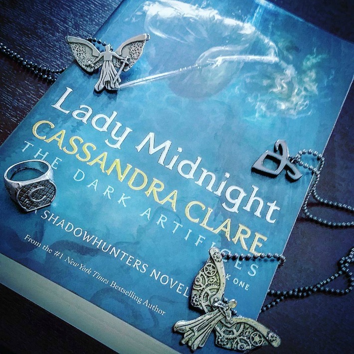 Lady Midnight – EachPage